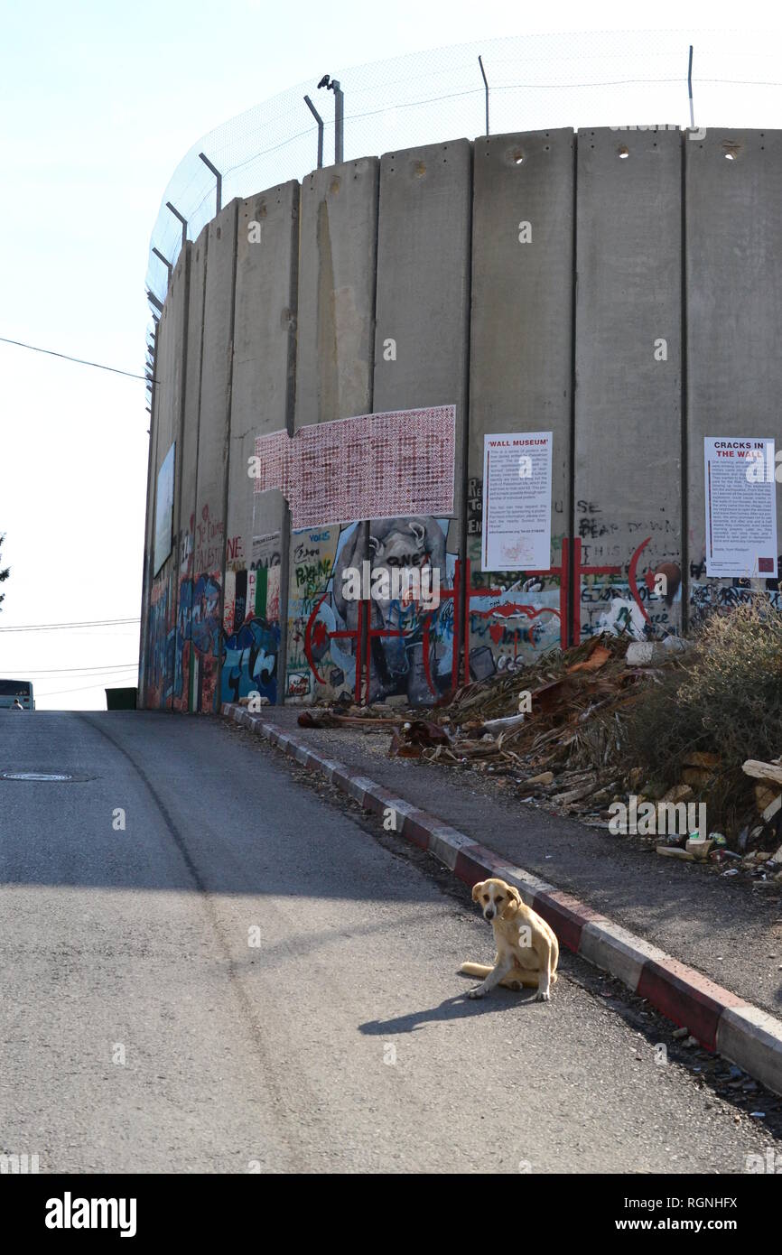 Westbank wall israel hi-res stock photography and images - Alamy