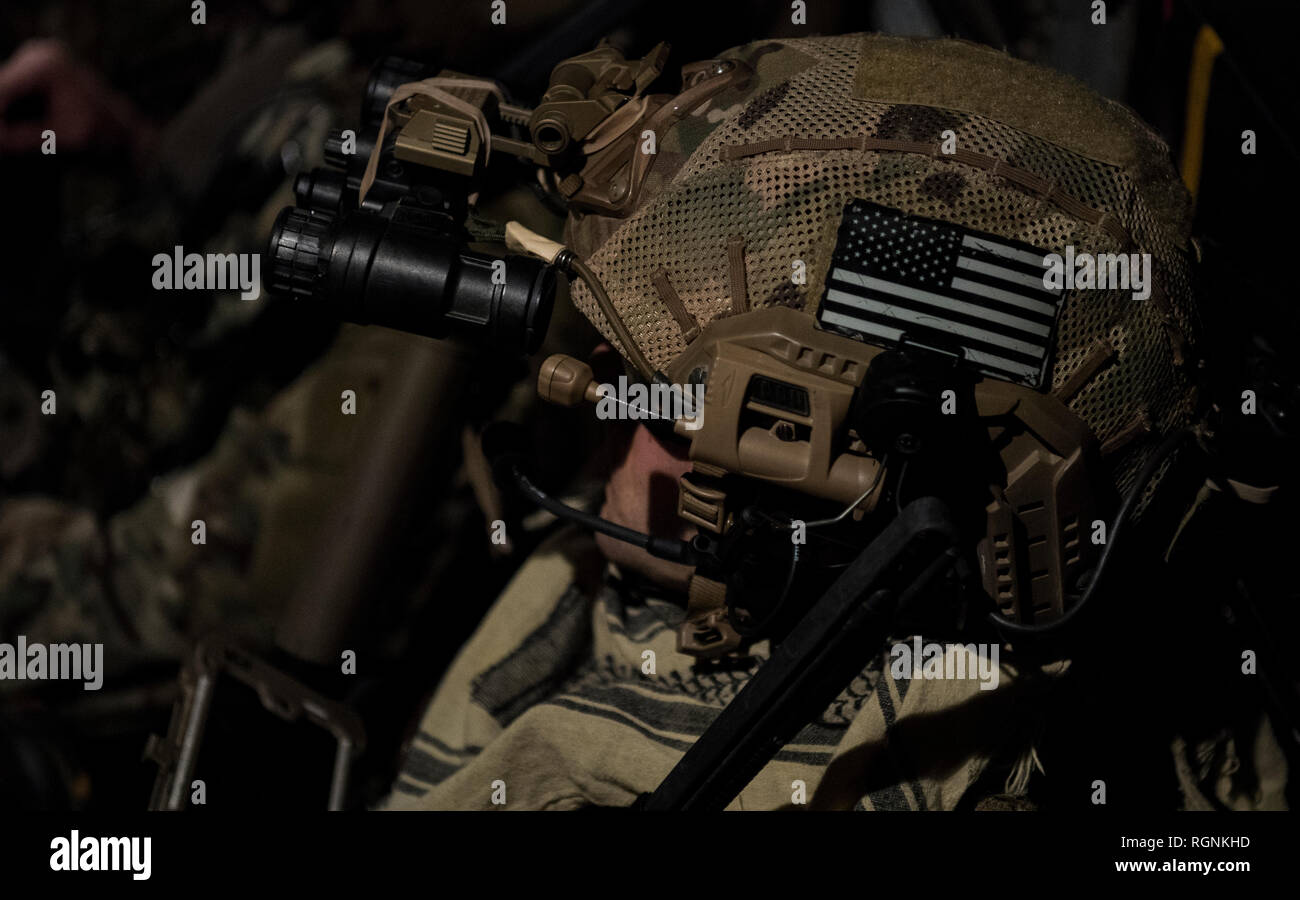 Members of a U.S. Air Force special tactics team from the 24th Special ...