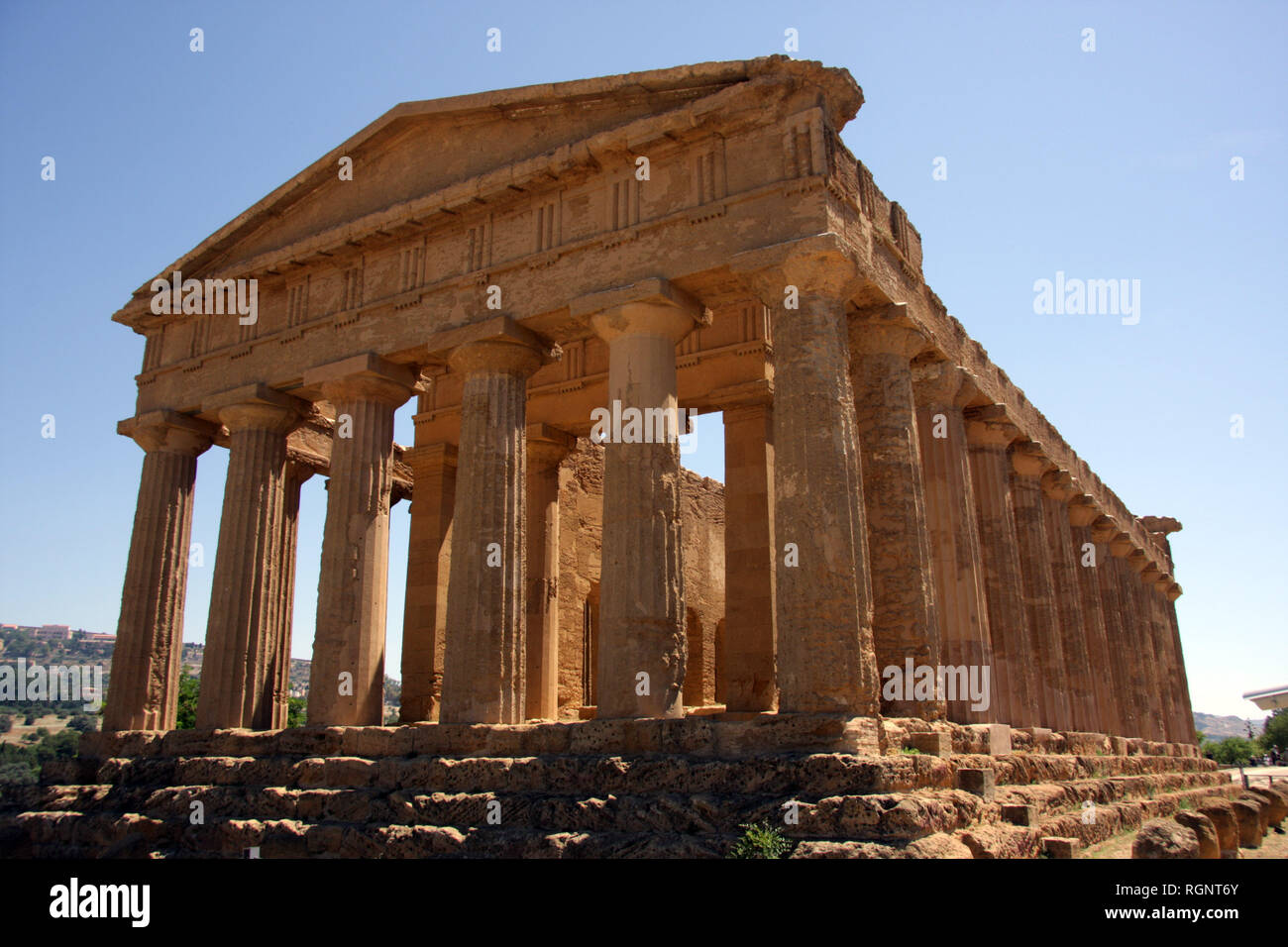 Tempio di zeus agrigento hi-res stock photography and images - Alamy