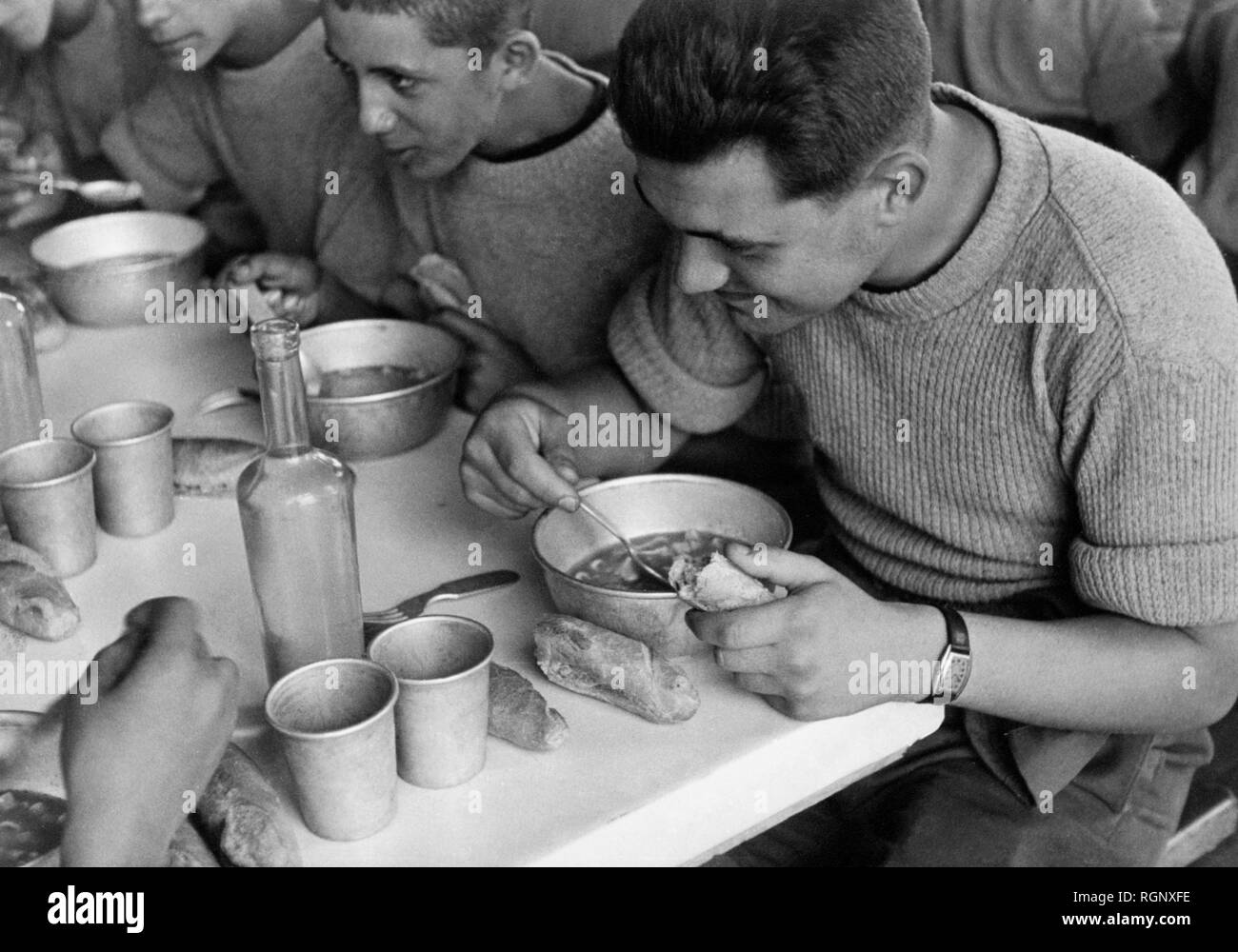 Gioventu italiana del littorio Black and White Stock Photos & Images ...