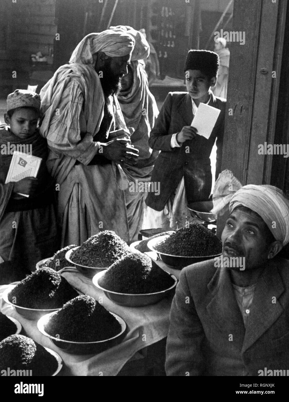 pakistan, tea salesman, 1955 Stock Photo - Alamy