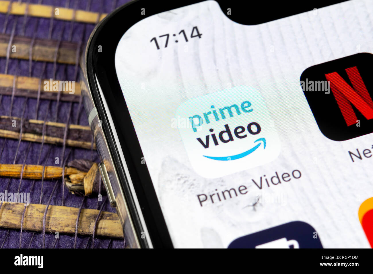 Amazon prime video hi-res stock photography and images - Alamy