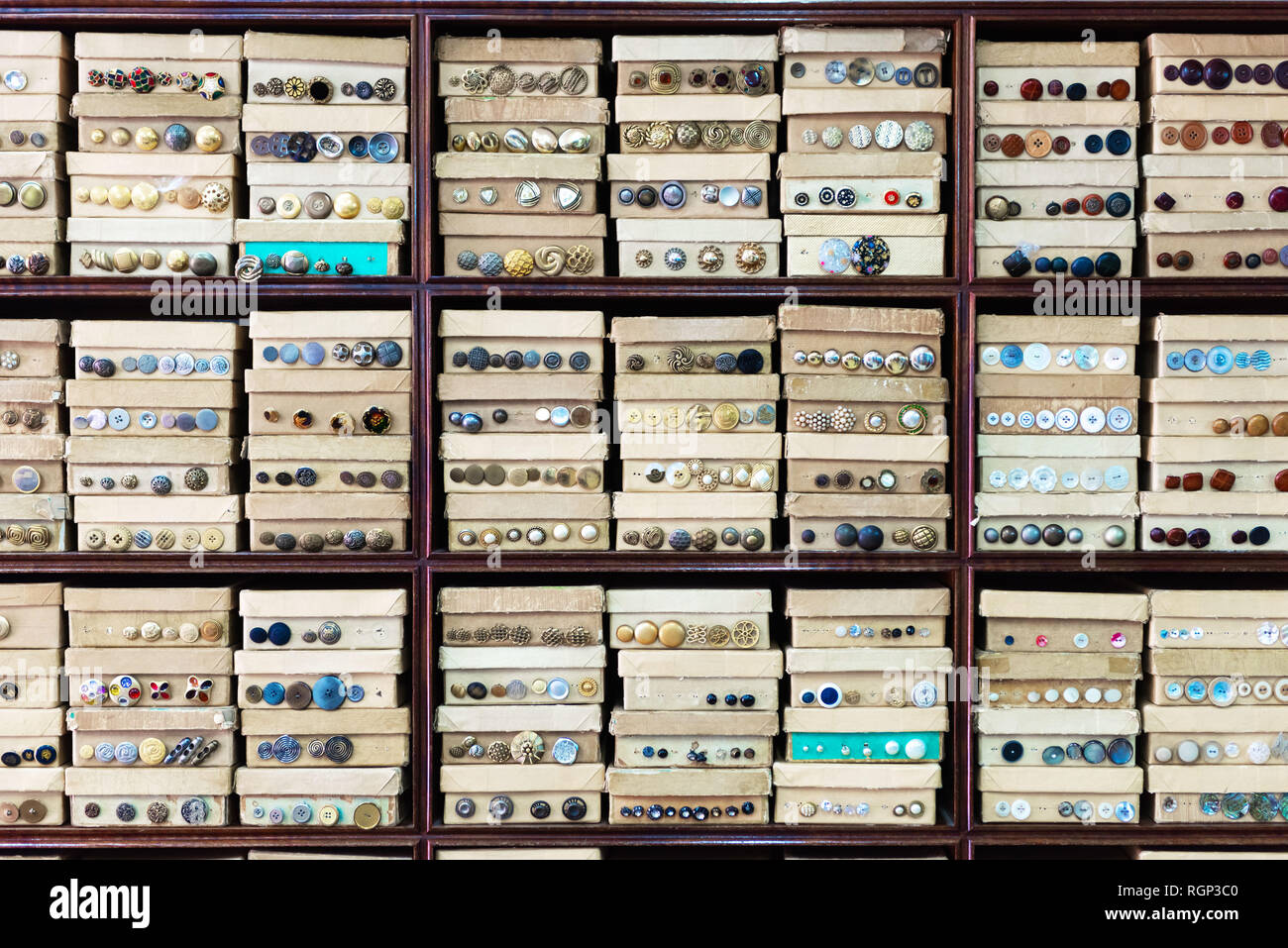 Shelf accessory hi-res stock photography and images - Alamy