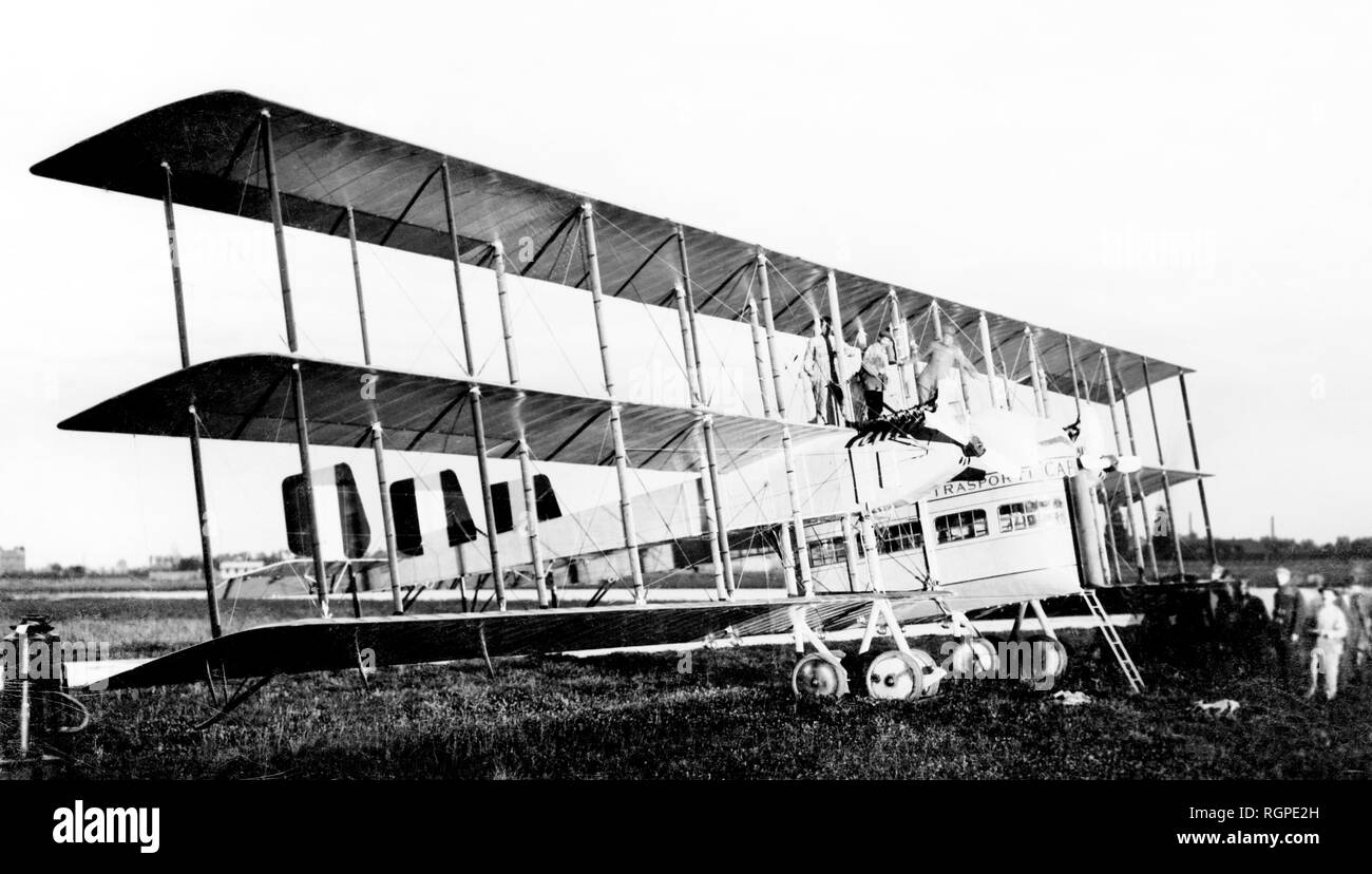 Caproni triplane hi-res stock photography and images - Alamy