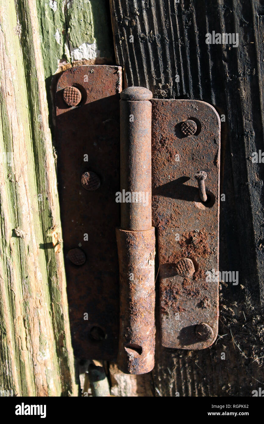 The rusty hinges hi-res stock photography and images - Alamy