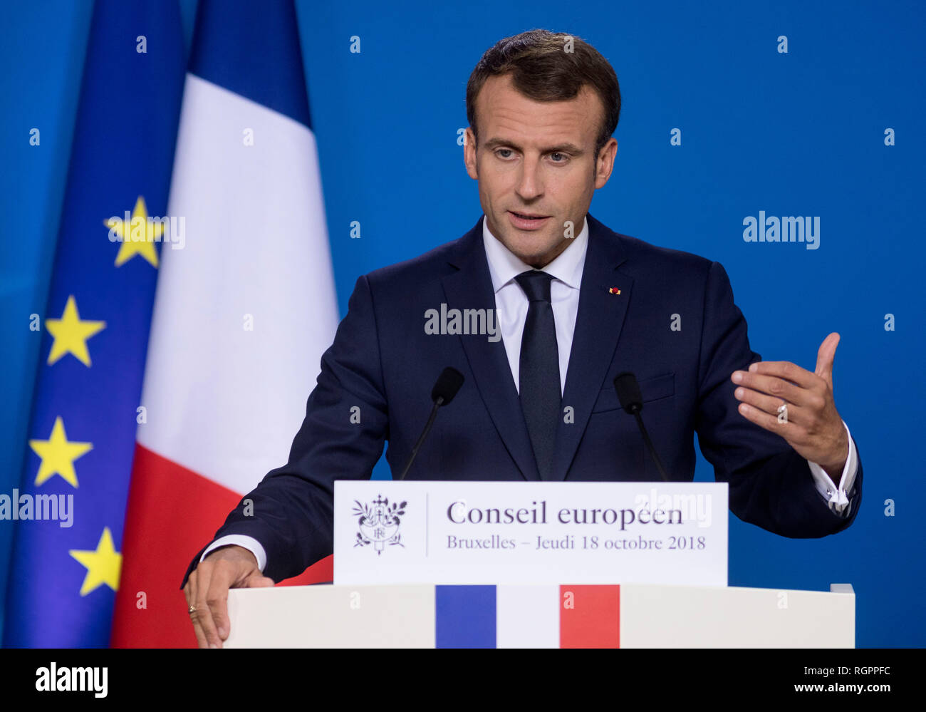 Summit flag hi-res stock photography and images - Alamy