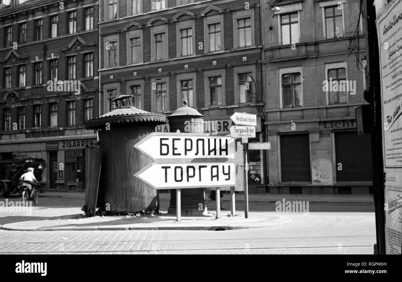 Russian signs hi-res stock photography and images - Alamy