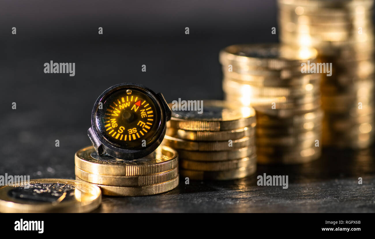 Compass points hi-res stock photography and images - Alamy