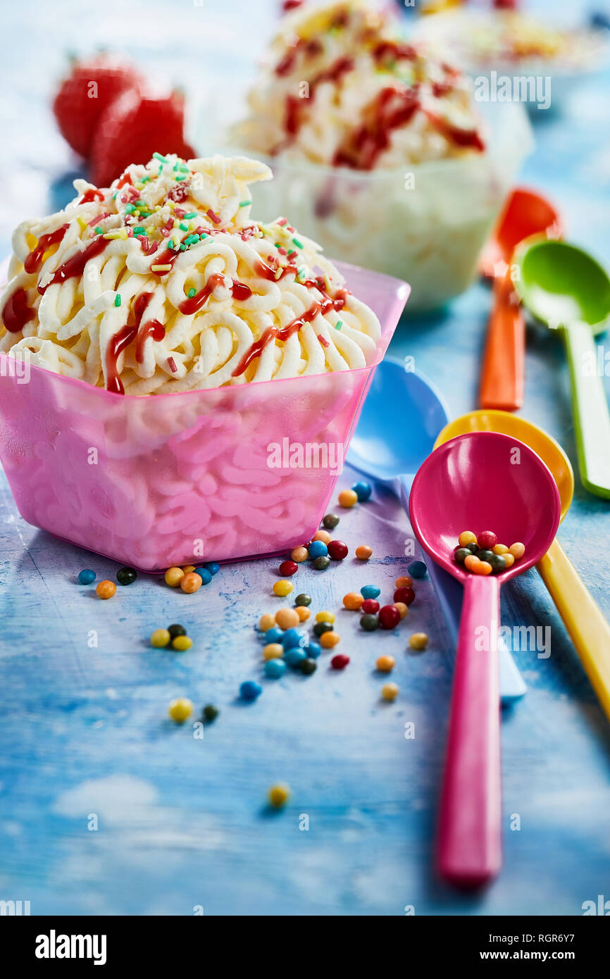 Raspberry ice cream tub hi-res stock photography and images - Alamy