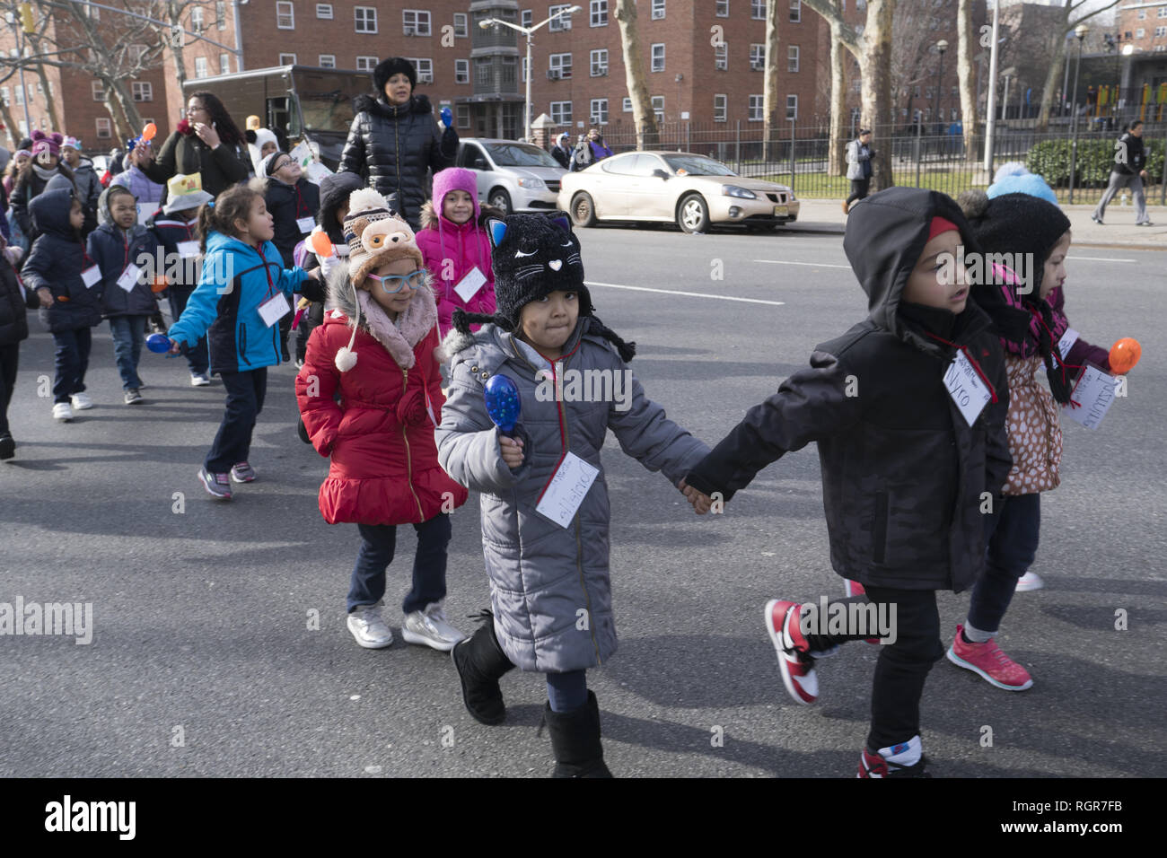 Spanish day parade school hi-res stock photography and images - Alamy