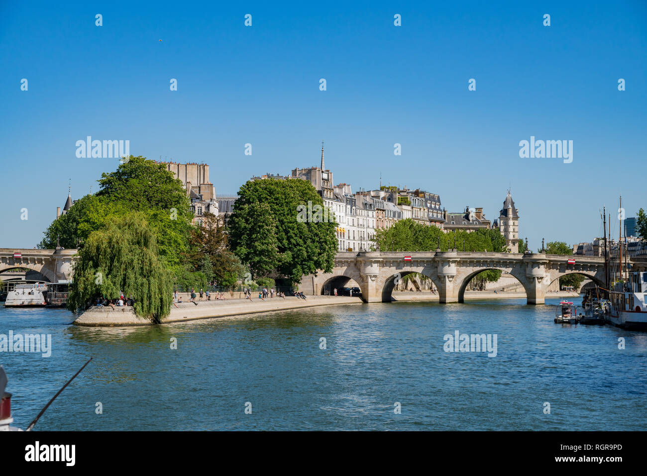Beautiful cityscape with the famous Seine river at Paris, France Stock ...