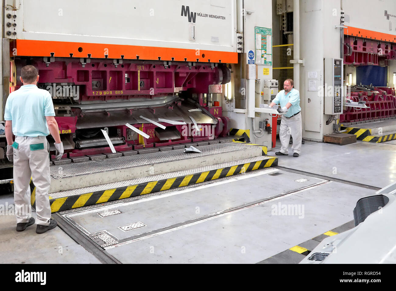 Hydraulic punching machine hi-res stock photography and images - Alamy