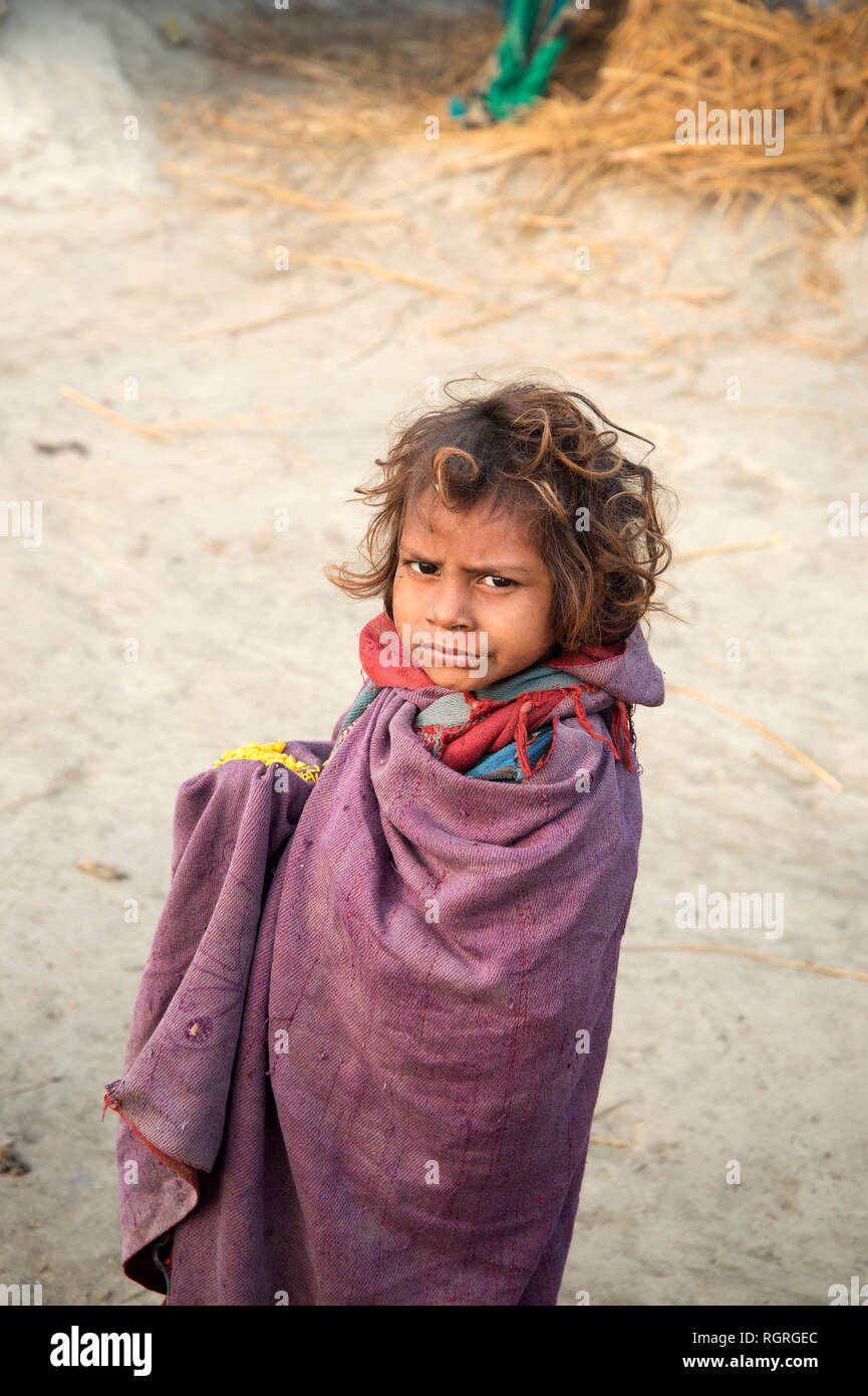 Child poverty india hi-res stock photography and images - Alamy