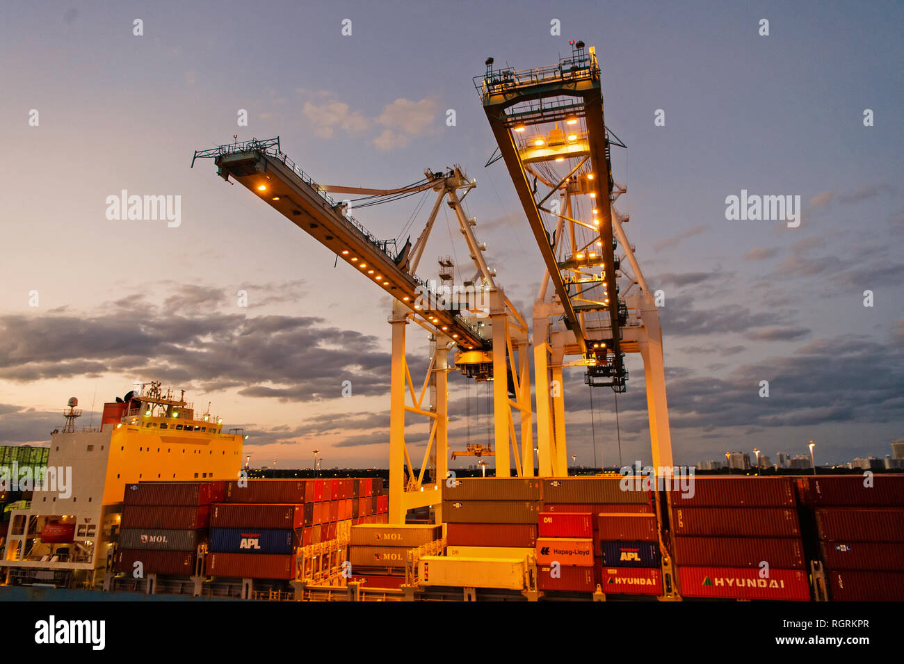 Cargo cranes in miami port hi-res stock photography and images - Alamy