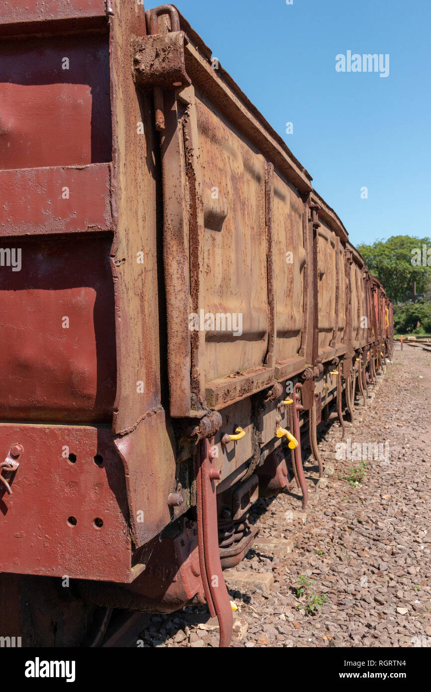 Side view of a train hi-res stock photography and images - Alamy