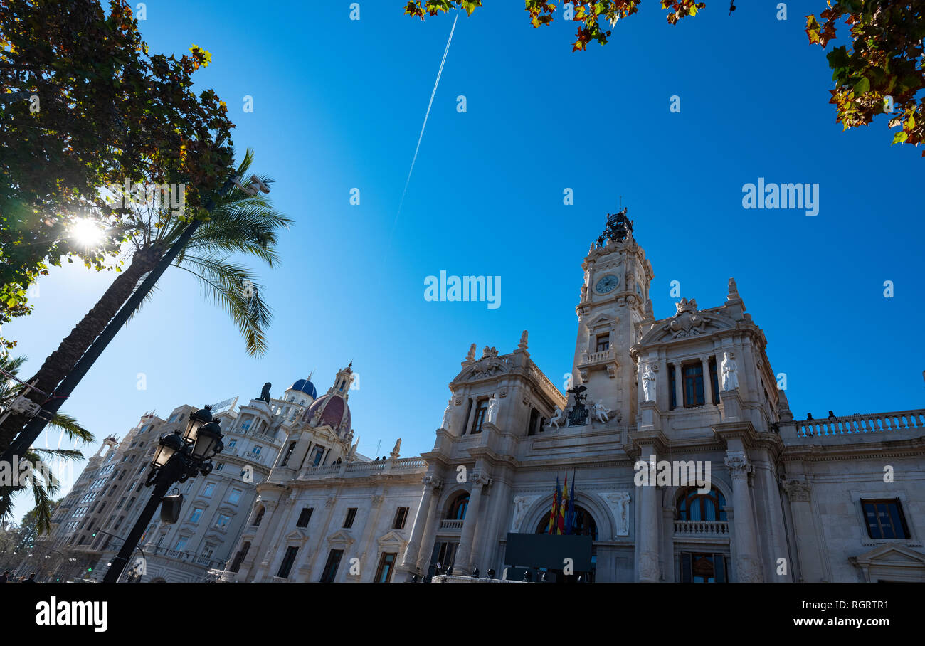 Valencia City Hall Plaza Square and Fountain designed by Javier ...
