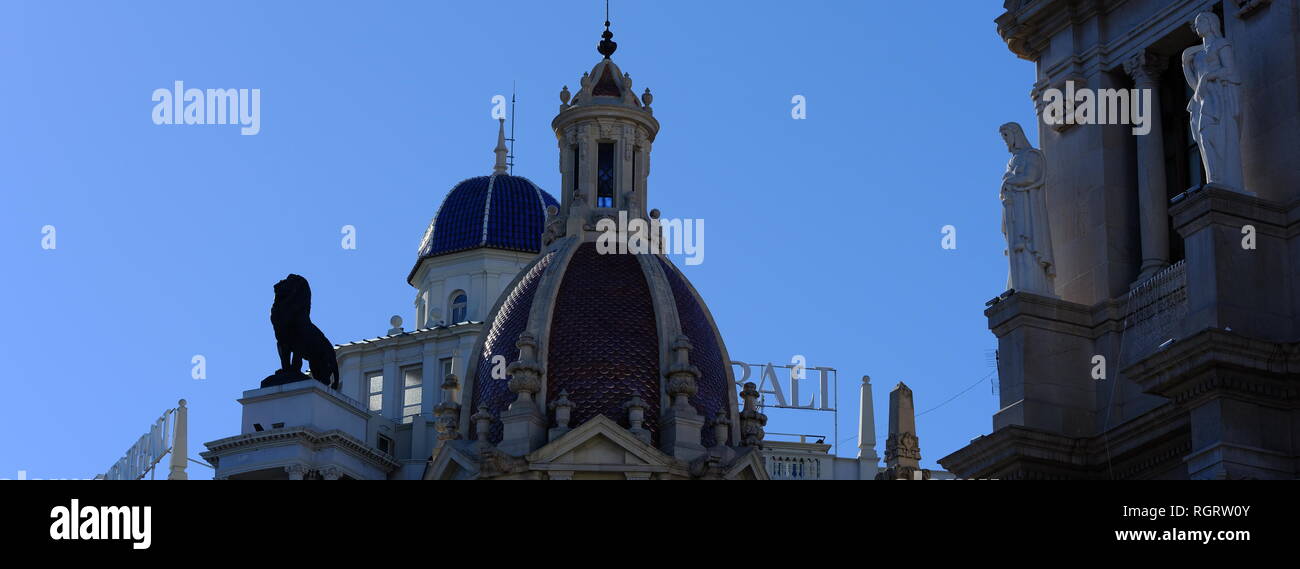 Valencia City Hall Plaza Square and Fountain designed by Javier ...