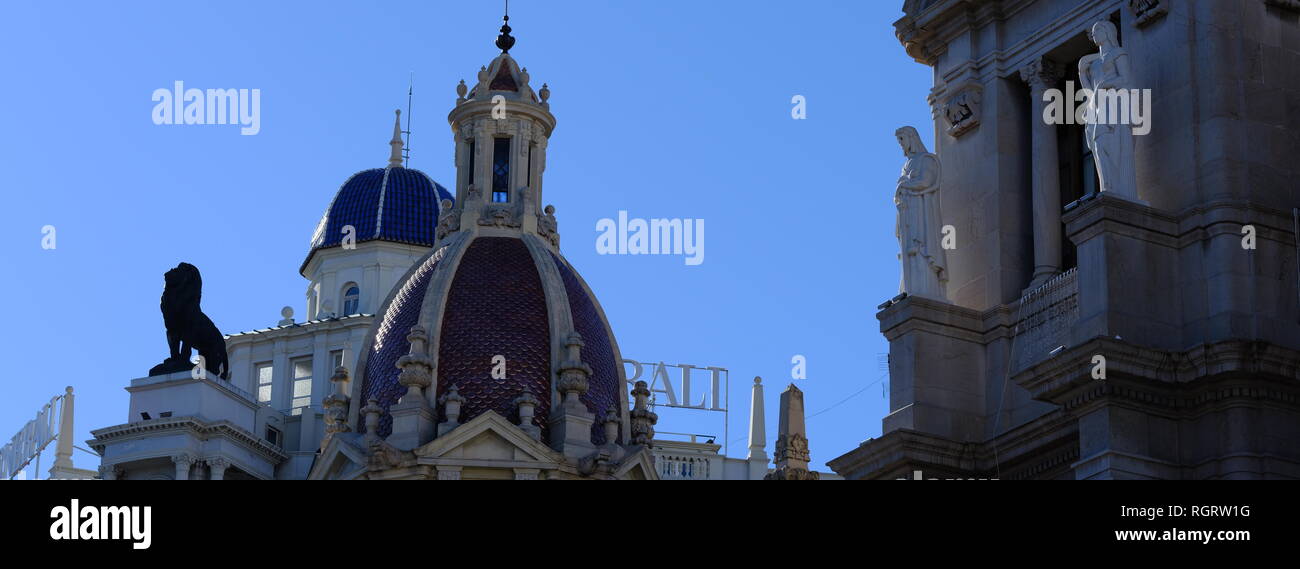 Valencia City Hall Plaza Square and Fountain designed by Javier ...