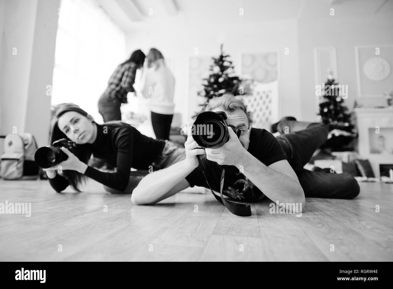 Female photographer photoshoot Black and White Stock Photos & Images ...