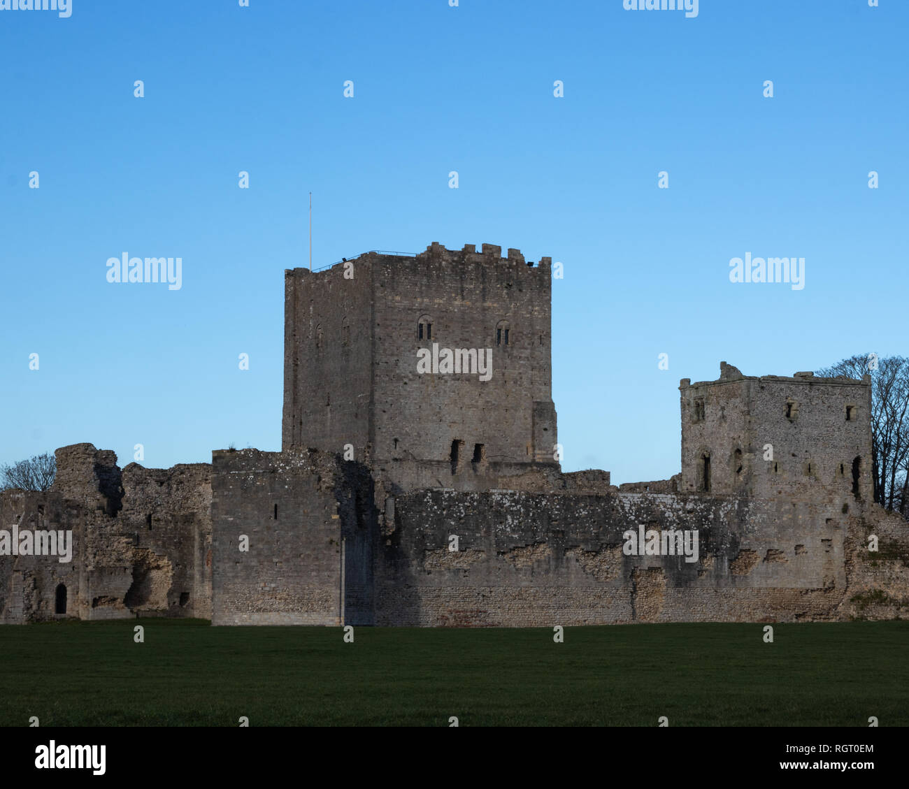 Portchester castle hi-res stock photography and images - Alamy