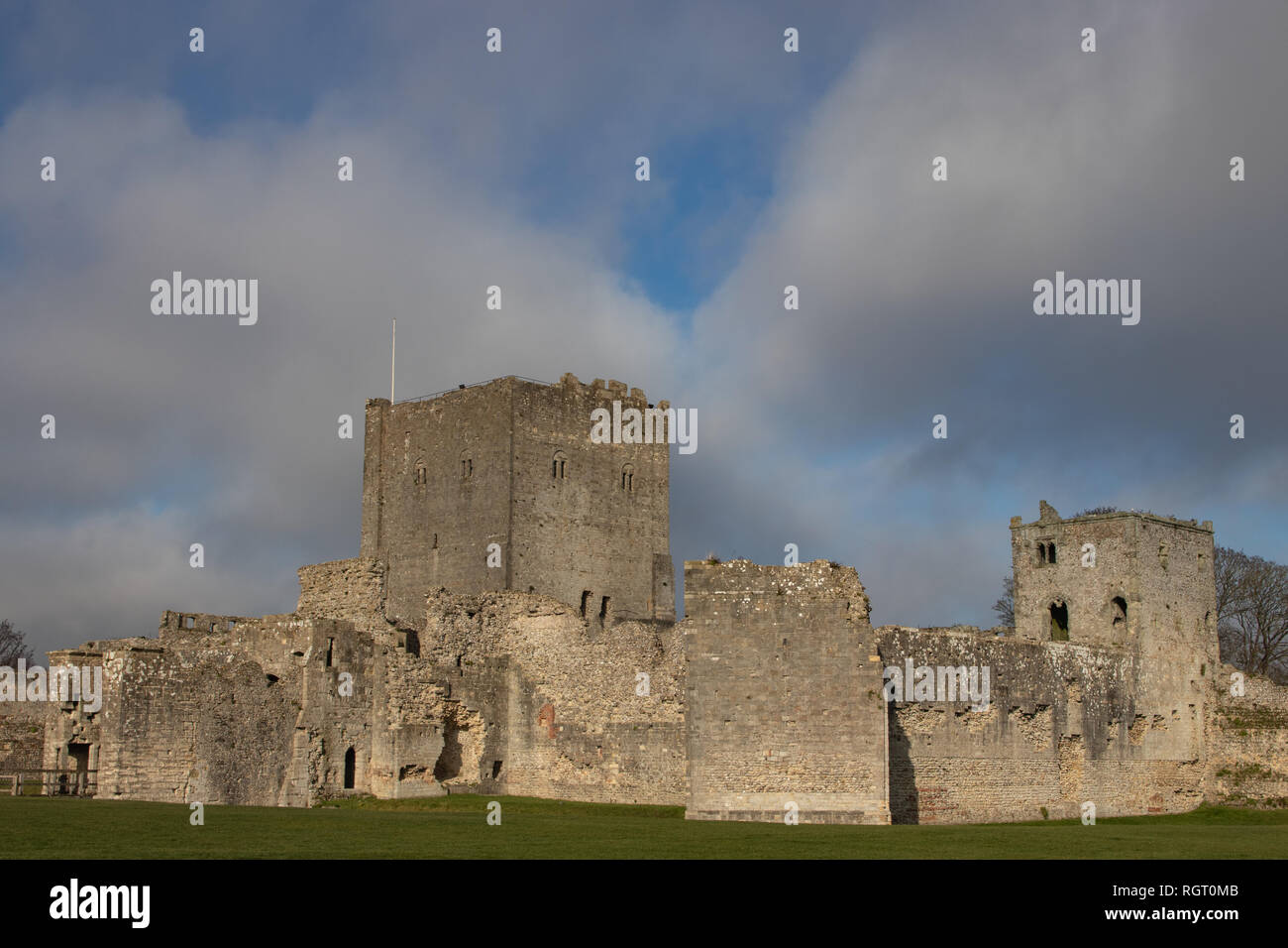 Portchester castle hi-res stock photography and images - Alamy