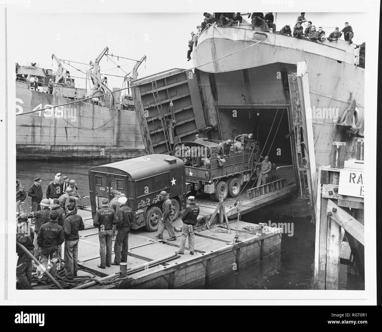 Us army kitchen hi-res stock photography and images - Alamy