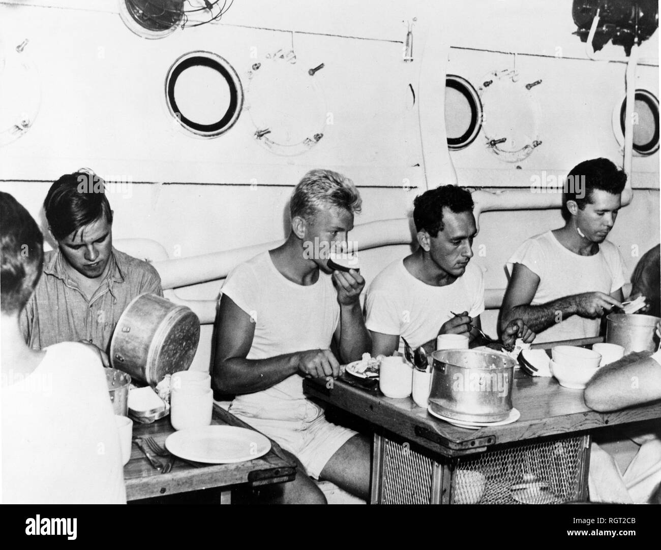 Naval uniform photograph hi-res stock photography and images - Alamy