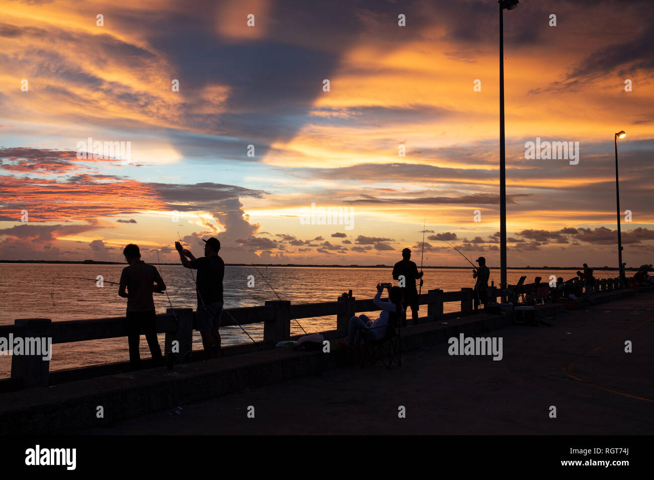 Fishing pier tampa hi-res stock photography and images - Alamy
