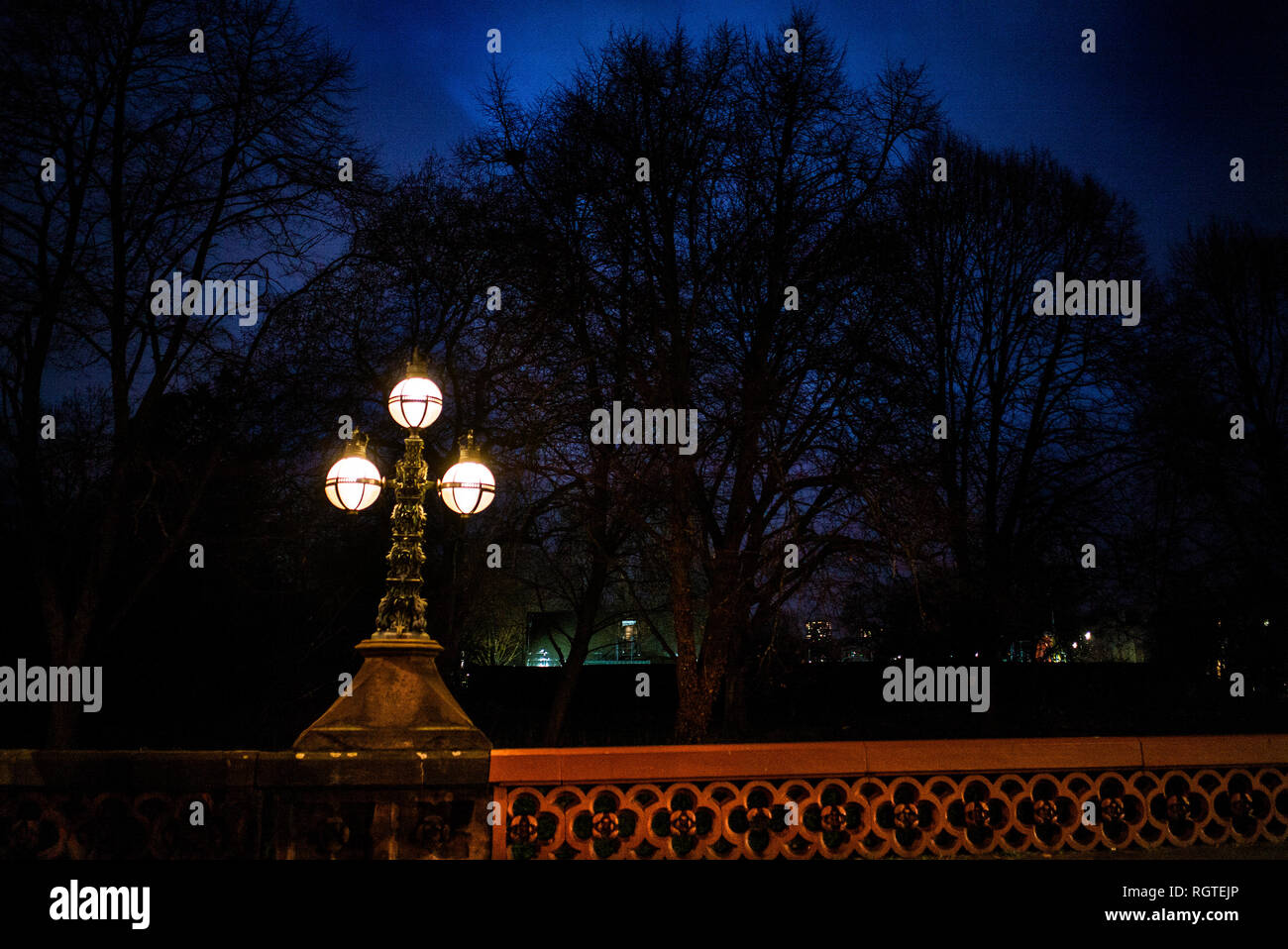 Street lights in regents park royal parks camden hi-res stock ...