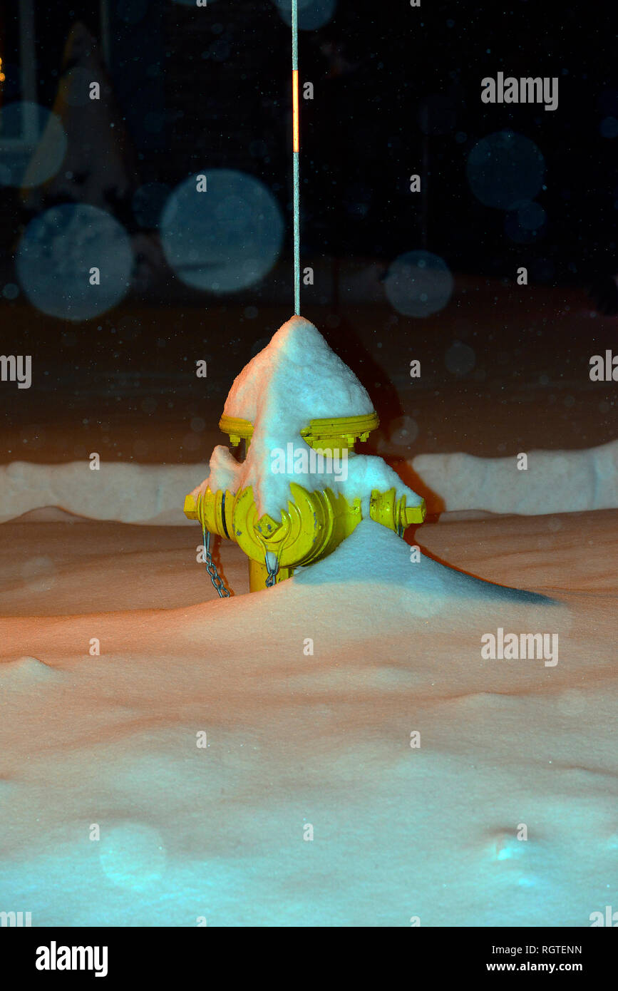 Fire hydrant in deep snow Stock Photo - Alamy