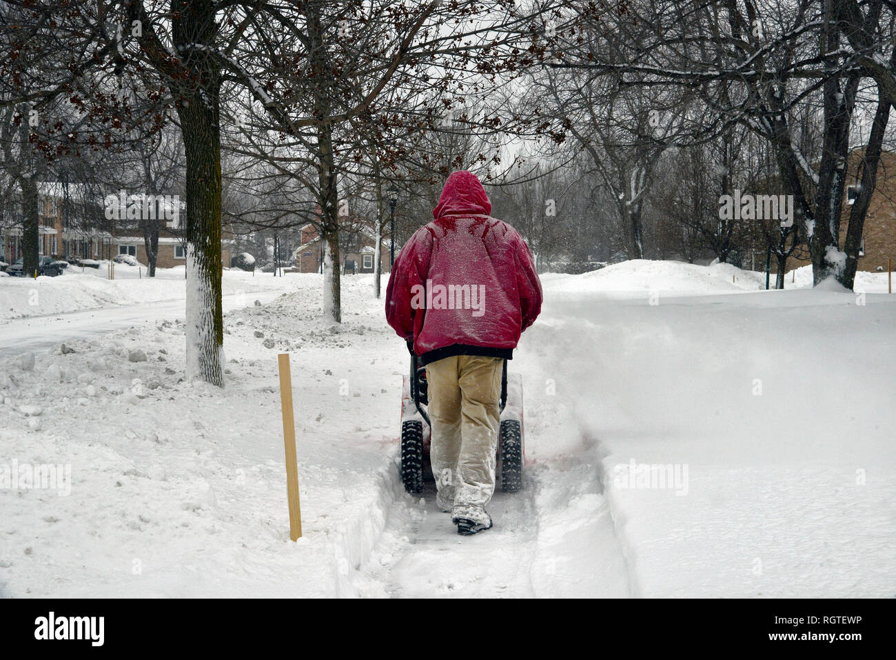 Extremely cold, snowy winter weather Stock Photo - Alamy
