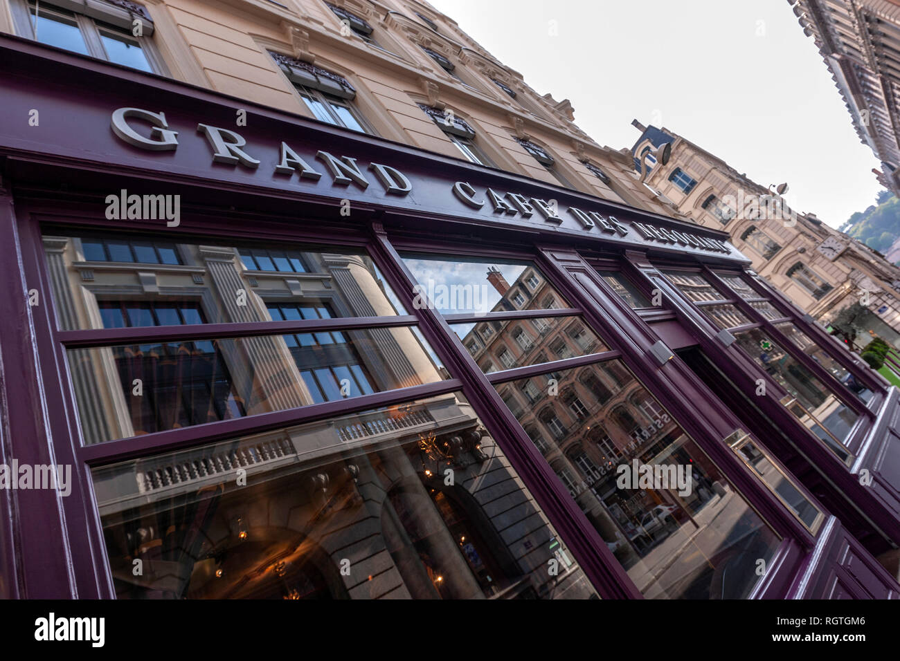 Cafe Lyon High Resolution Stock Photography and Images - Alamy