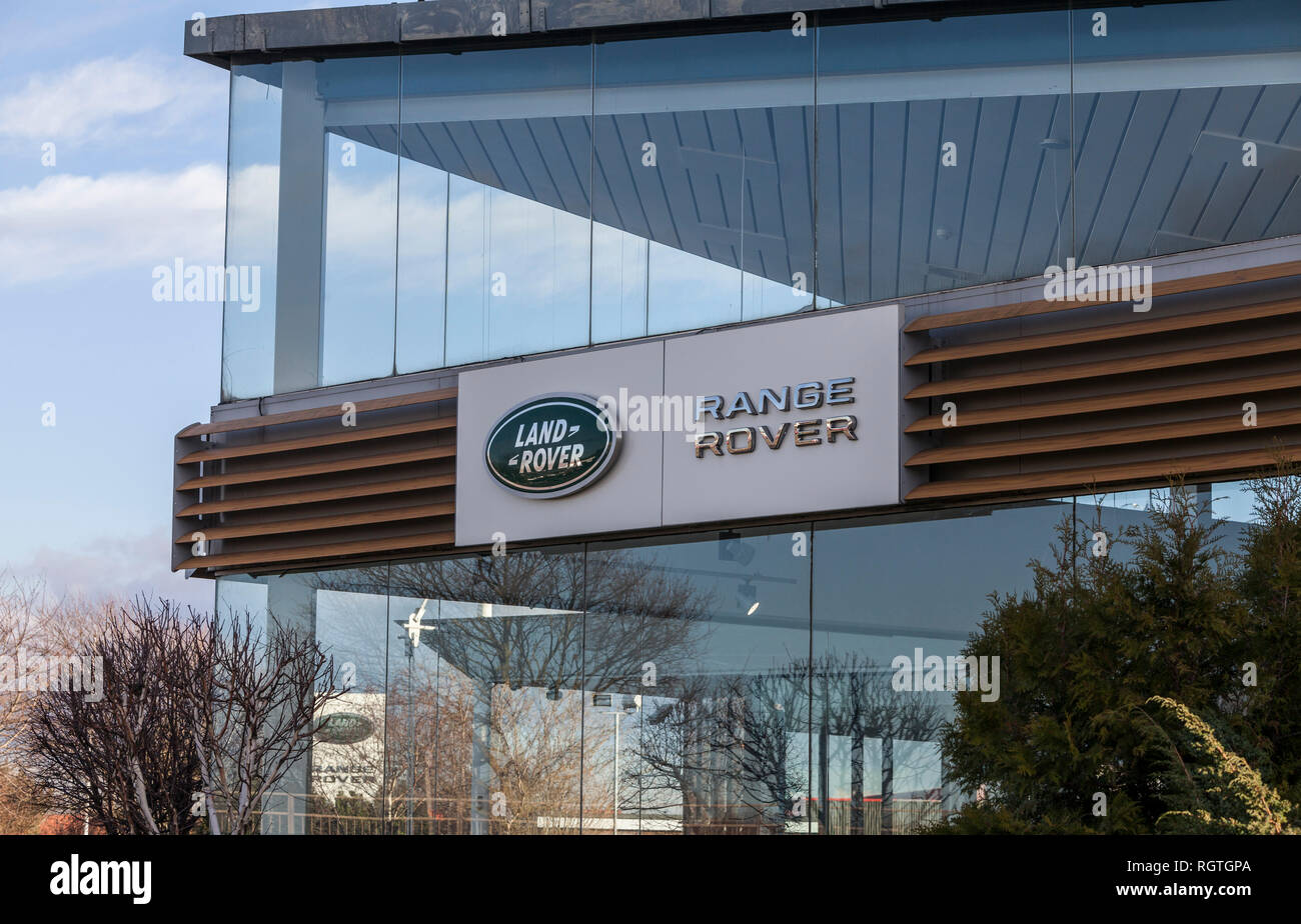 Land rover car dealership hi-res stock photography and images - Alamy