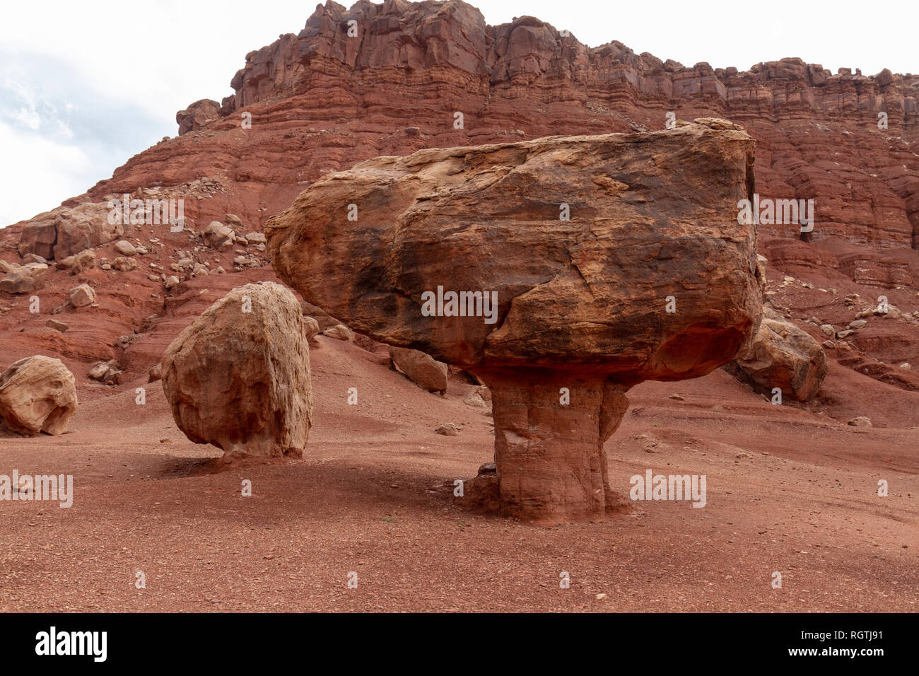 A balanced rock in Marble Canyon, Glen Canyon Recreation Area, Arizona ...