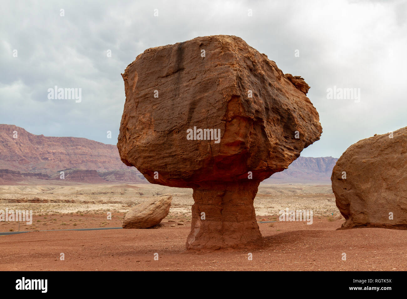 A balanced rock in Marble Canyon, Glen Canyon Recreation Area, Arizona ...