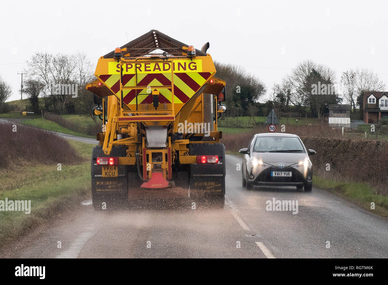 Grit lorry hi-res stock photography and images - Alamy