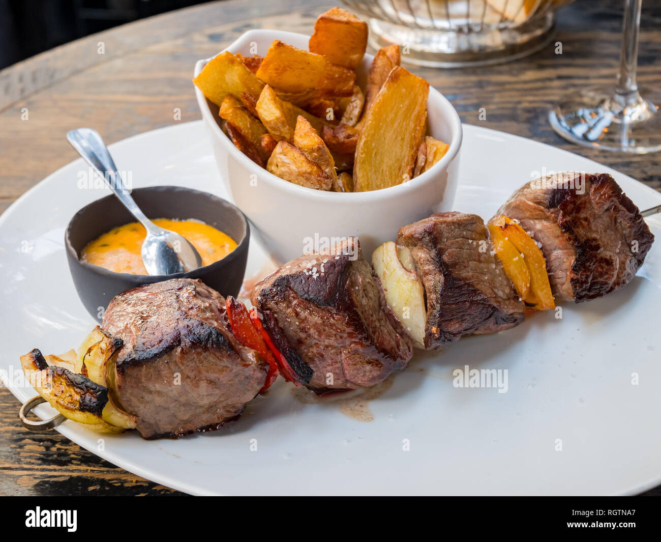Beef skewers hi-res stock photography and images - Alamy