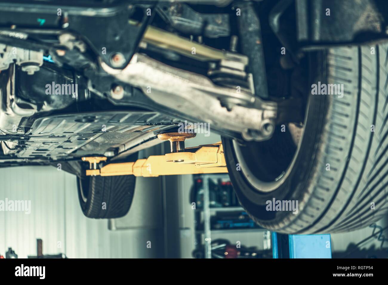 Car suspension broken hi-res stock photography and images - Alamy