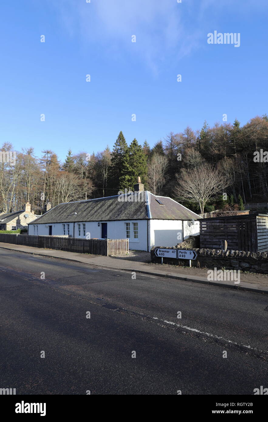 Old scone street scene hi-res stock photography and images - Alamy