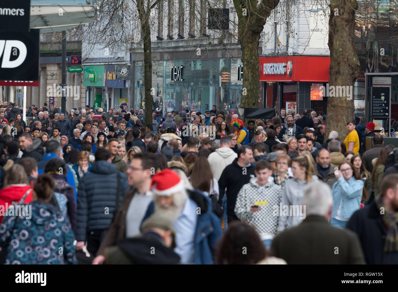 Crowds shopping consumers high street hi-res stock photography and ...
