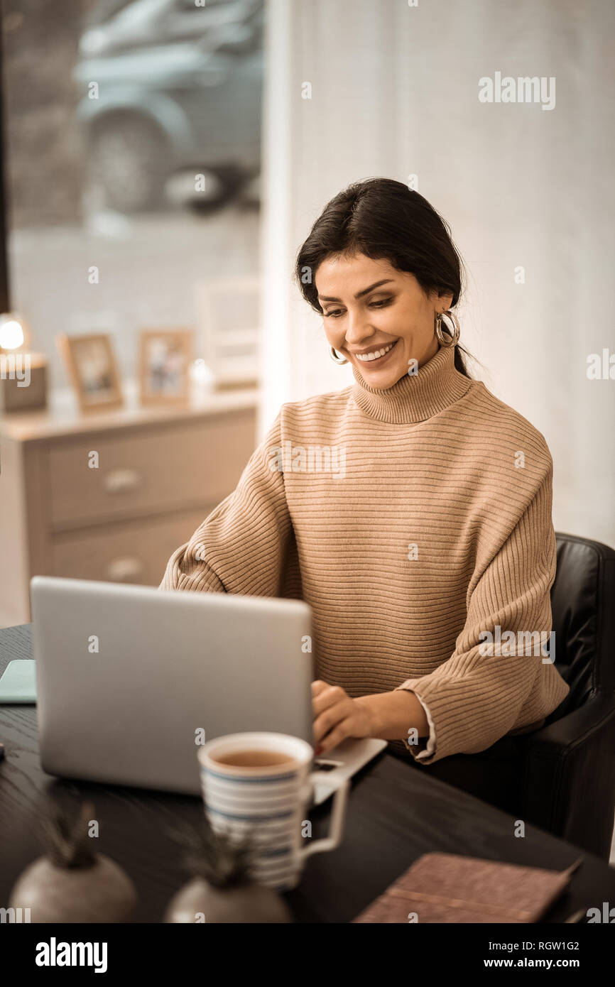 Sweater and desk hi-res stock photography and images - Alamy