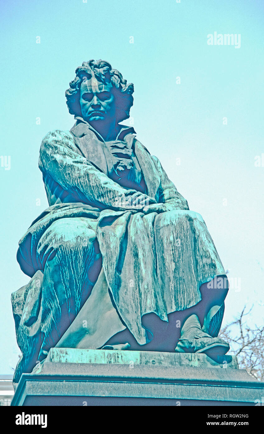 Beethoven monument vienna hi-res stock photography and images - Alamy