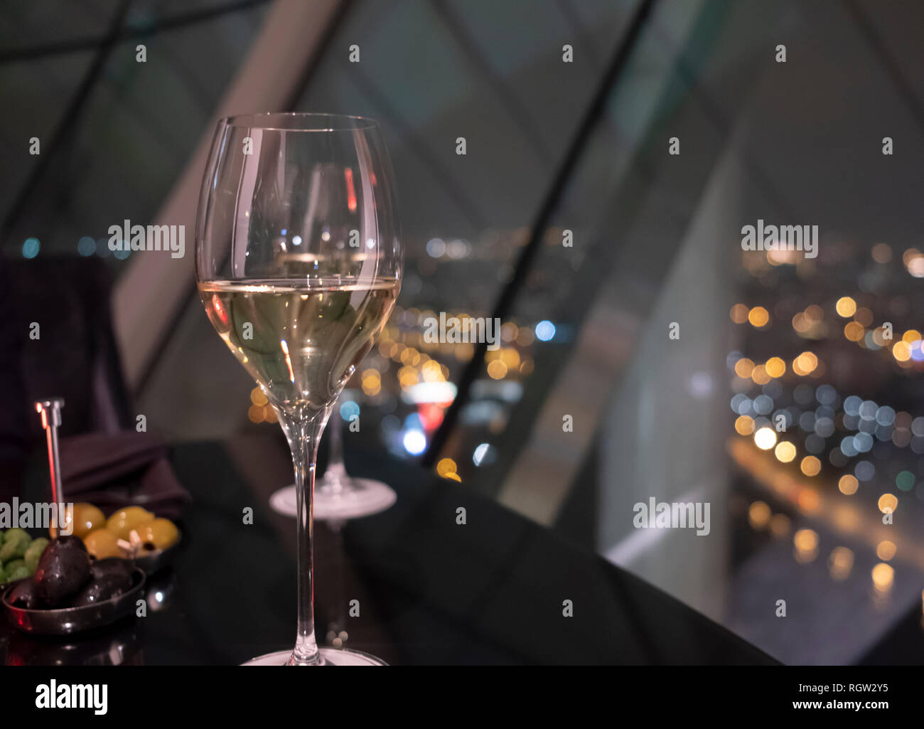 Panoramic windows hi-res stock photography and images - Alamy