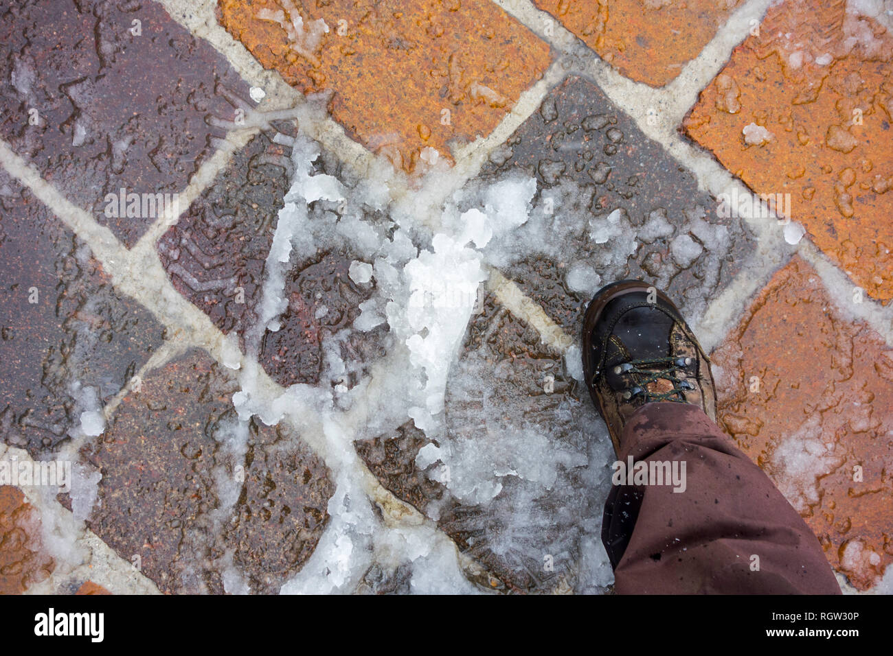Sleet falling hi-res stock photography and images - Alamy