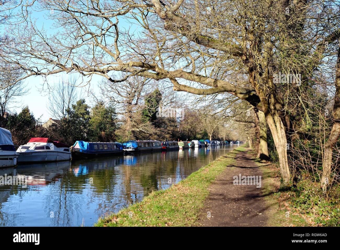 The River Wey navigation and canal at New Haw on a sunny winters day ...