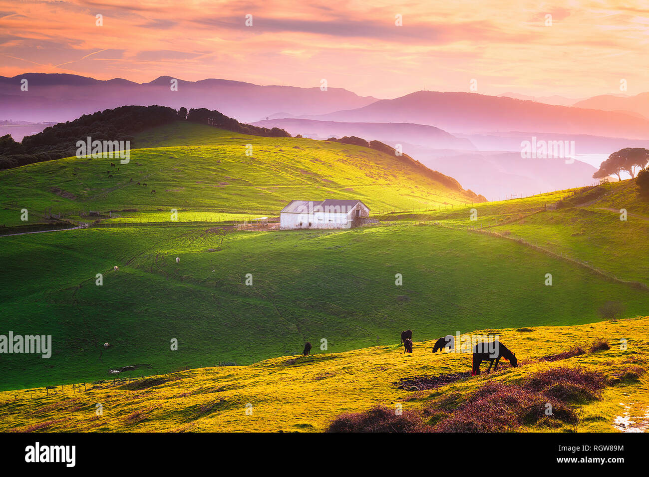 Rural house bizkaia spain hi-res stock photography and images - Alamy