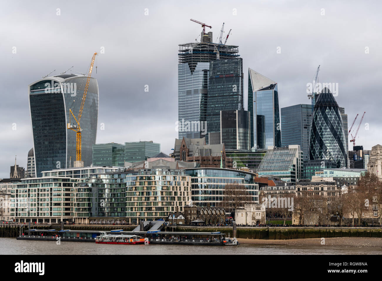 The global financial center hi-res stock photography and images - Alamy
