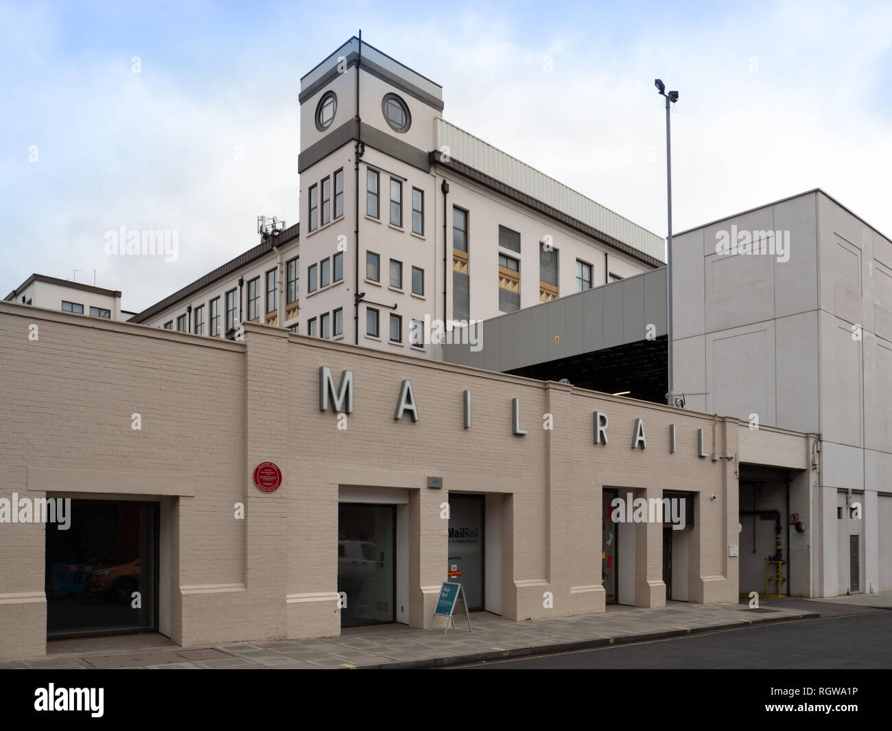 Royal mint building uk hi-res stock photography and images - Alamy