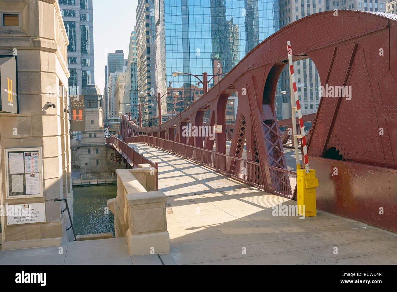 CHICAGO, USA - CIRCA APRIL, 2016: Chicago urban landscape at daytime ...