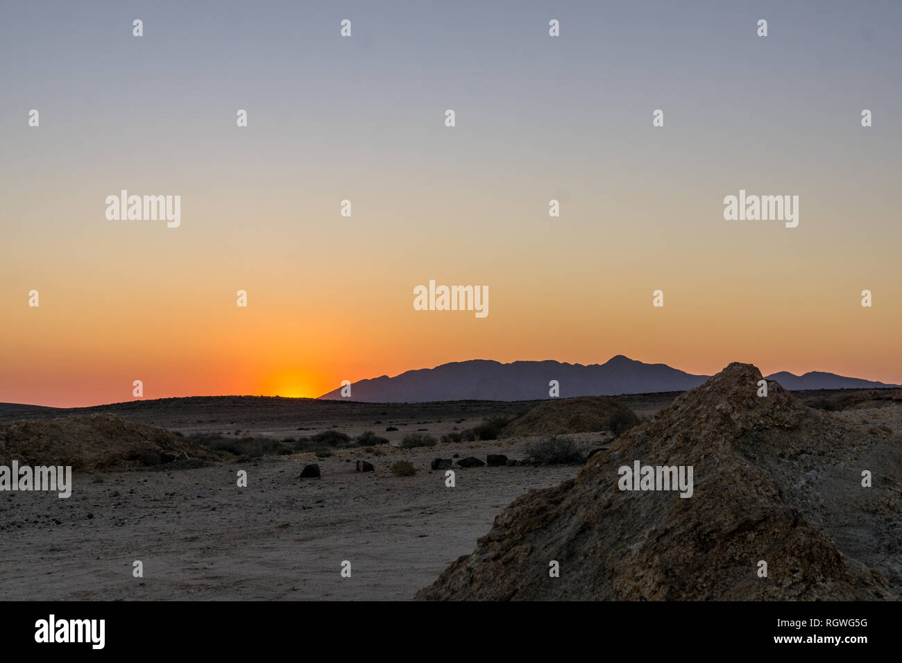Beautiful desert sunset hi-res stock photography and images - Alamy